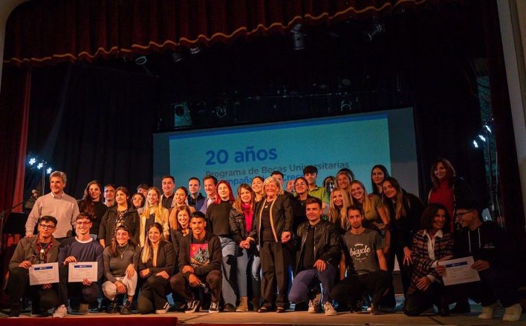 Compañía Mega celebró los 20 años del Programa “Acompañando a Crecer ...